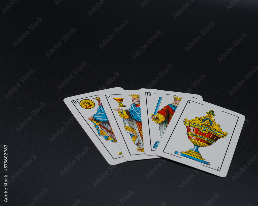 4 cartas de la baraja española. En el juego del Mus 31 con tres reyes y ...
