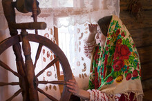 Russian Spinning Wheel Free Stock Photo - Public Domain Pictures