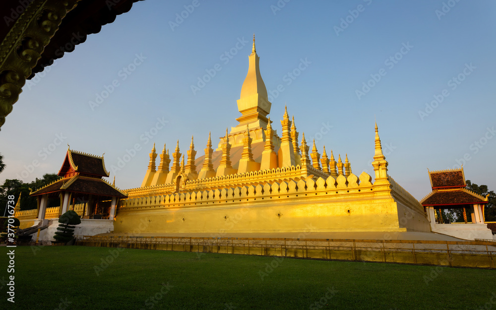 Stock-Foto „That-Luang Golden Pagoda in Vientiane, Laos. Pha That Luang ...