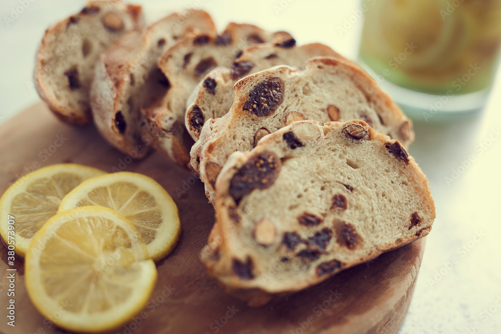パンとレモン の Stock フォト | Adobe Stock