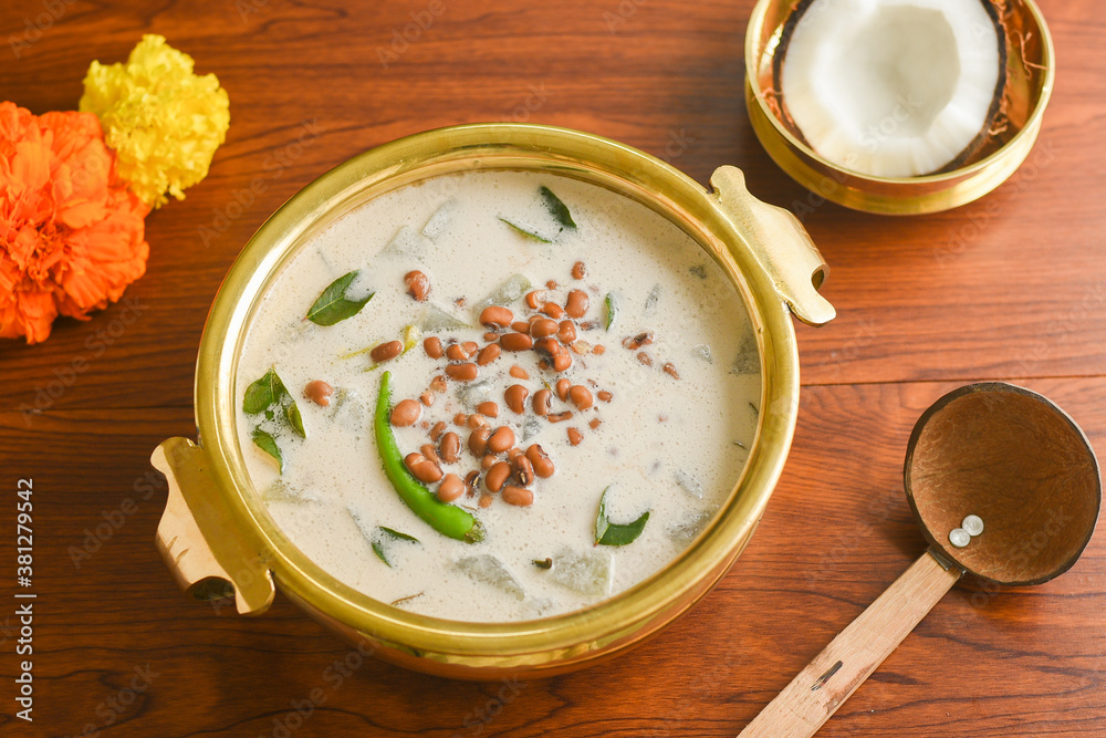 Onam Sadhya, Kerala vegetarian curry Olan a vegetable curry Kerala ...