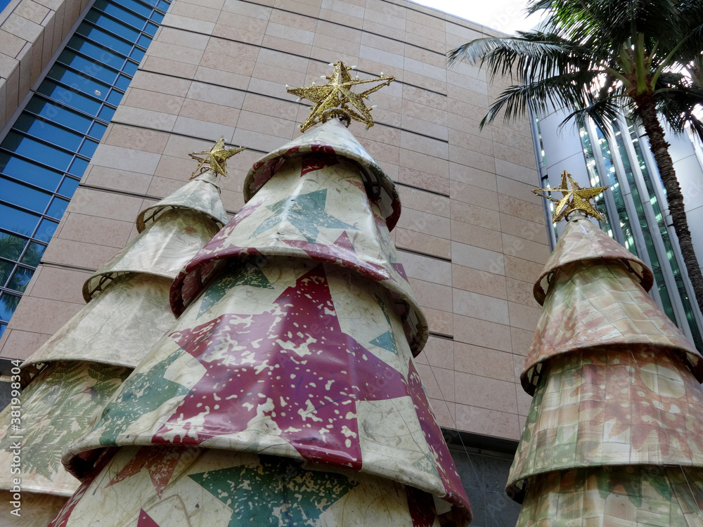 Hawaiian Style Christmas Trees in front of the Iconic Landmark First ...