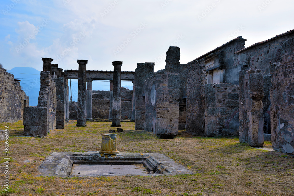 Photo Stock Ruins of Ancient Roman city of Pompeii Italy, was destroyed ...