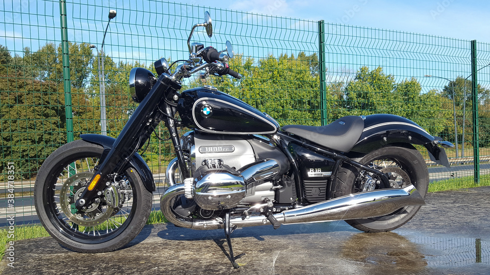 Bmw r18 motorbike side full view of black first edition 1800cc of ...