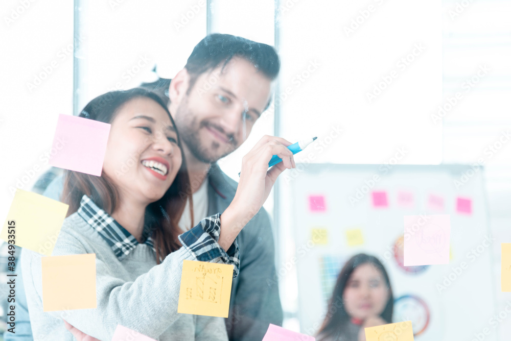 Brainstorming diversity creative design use post it sticky note team ...