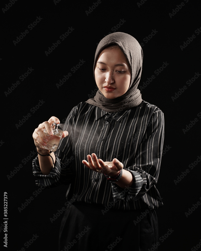Hijab women who wear cloth masks are giving an example of how to use a ...