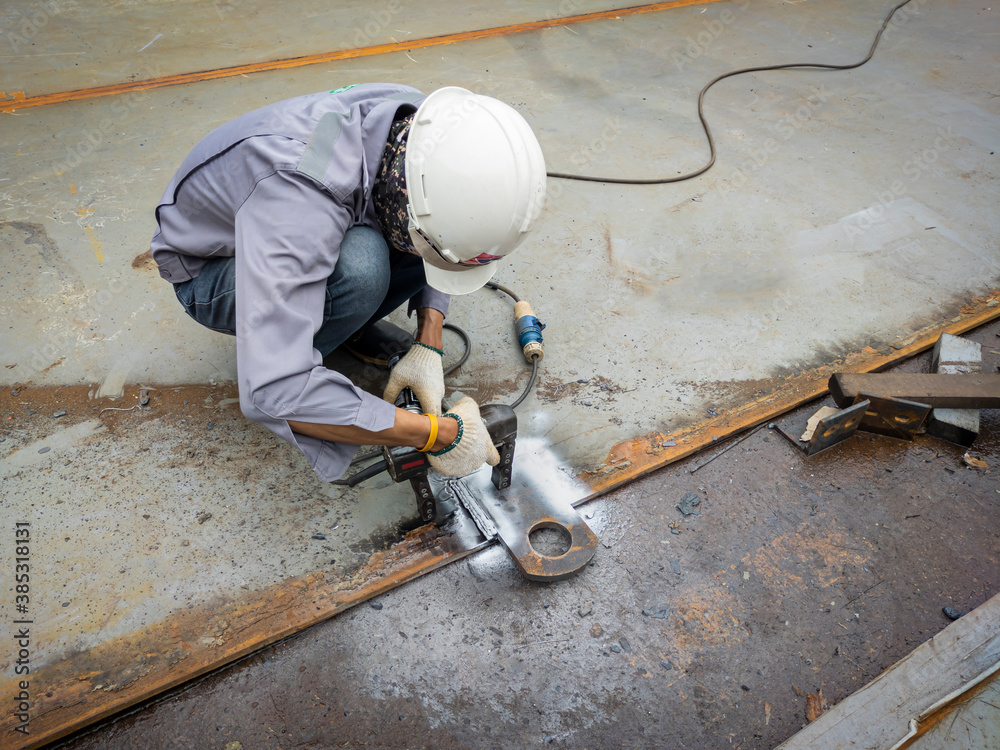 Checking defect in welded with process Magnetic Particle Testing(MT) of ...