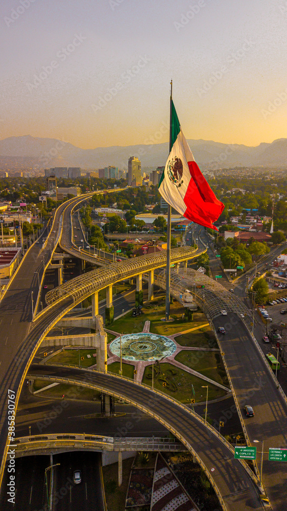 Bandera Monumental de México. Ubicada al sur, en San Jerónimo, Ciudad ...