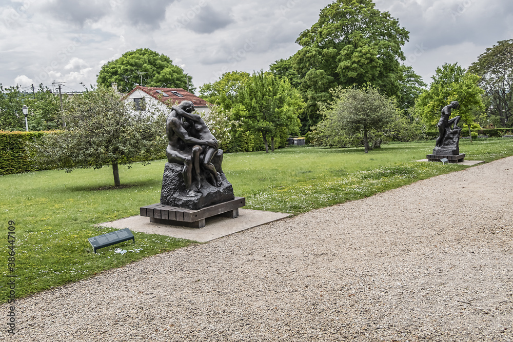 Foto de Stock Park in Rodin museum in Meudon. Park decorated with ...