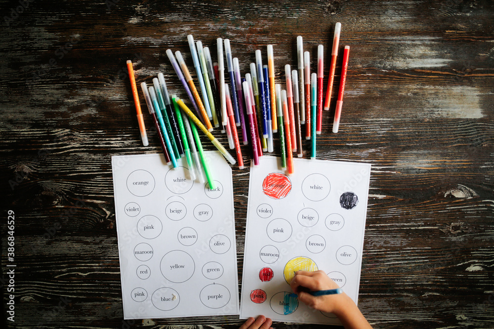 Foto de Stock Learning color in English, homemade tutorials. Children ...