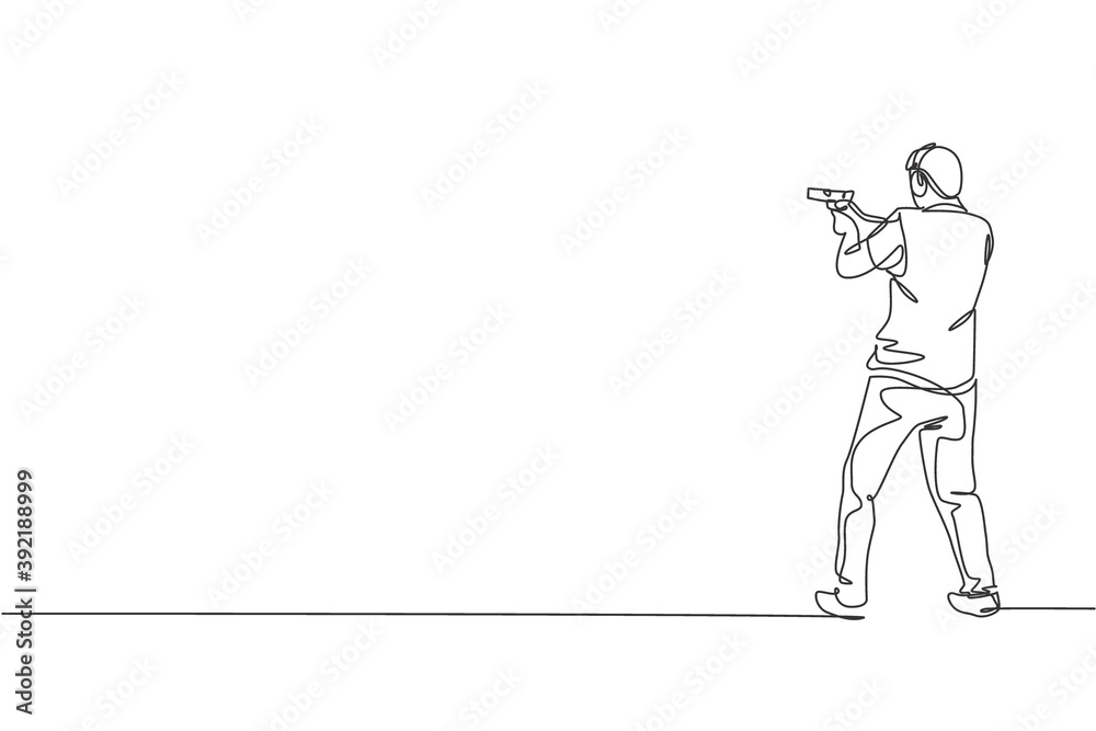Vektor Single continuous line drawing of young athlete man shooter ...