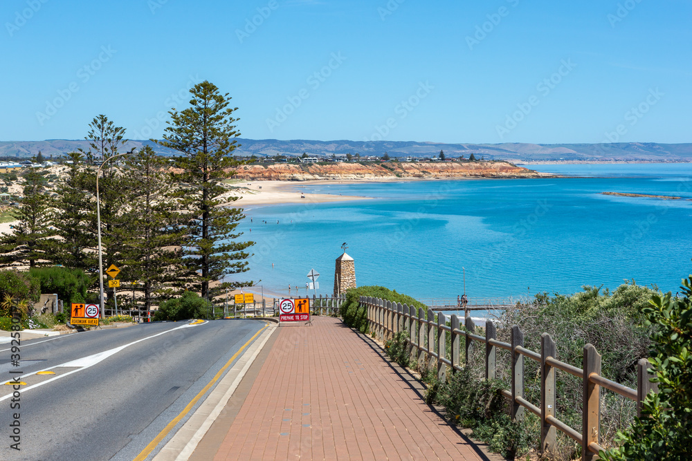 ภาพถ่าย Stock The iconic port noarlunga jetty from the esplande looking ...