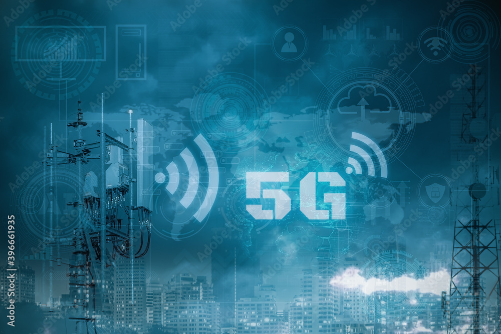 Foto Internet of things or IOT concept,night view of smart city,with 5G ...
