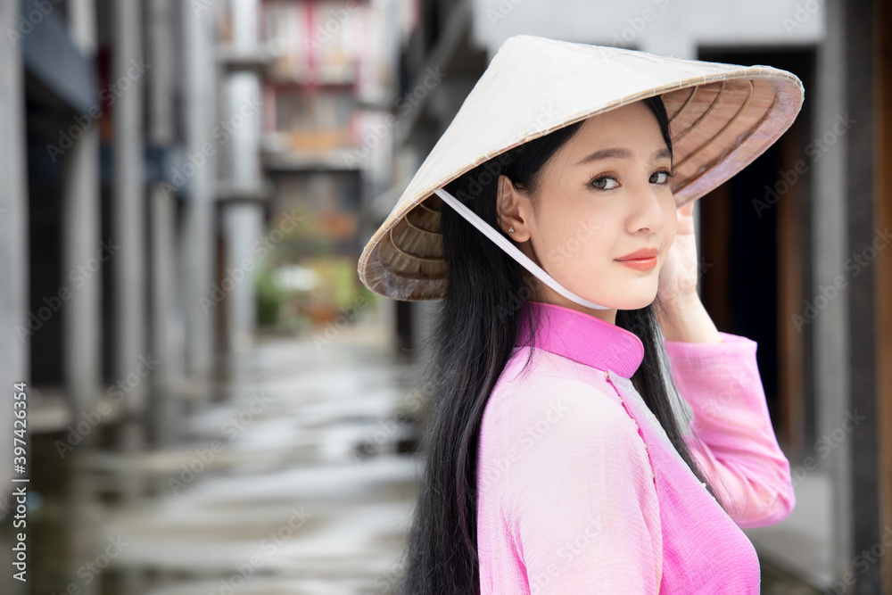 Happy smiling Vietnamese girl; portrait of exotic asian Vietnam woman ...