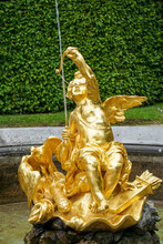 Golden Statue Bowing Free Stock Photo - Public Domain Pictures