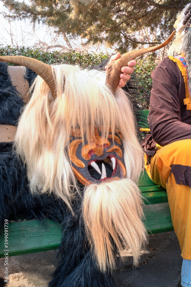 Foto Carnival mask of mythical pagan monster - Kuker . Huge scary ...