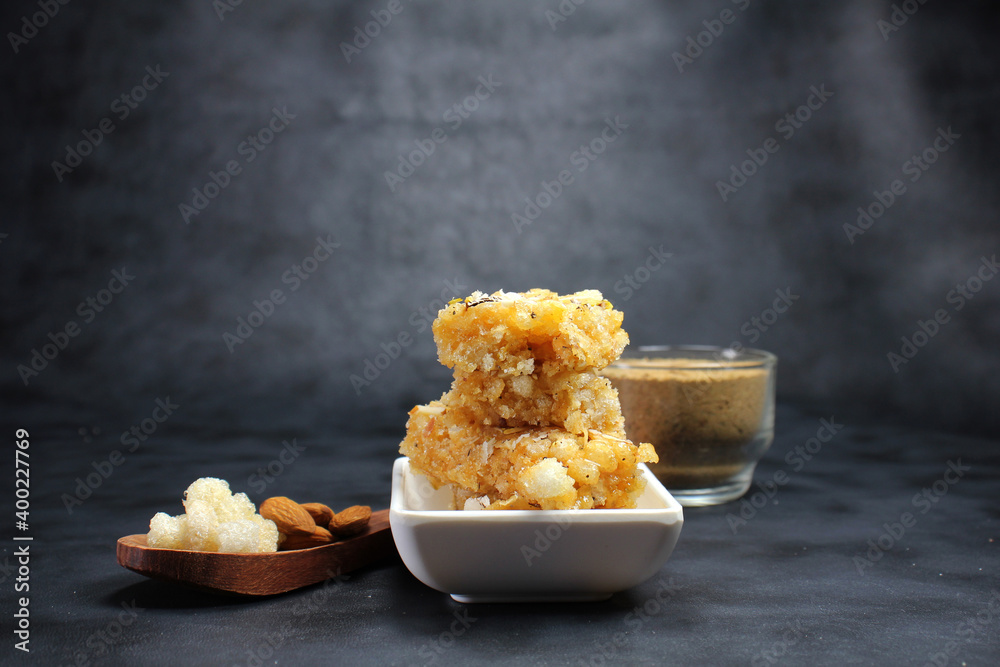 Photo Stock Gond ke ladoo/gond pak or Dinka che ladoo is winter special ...