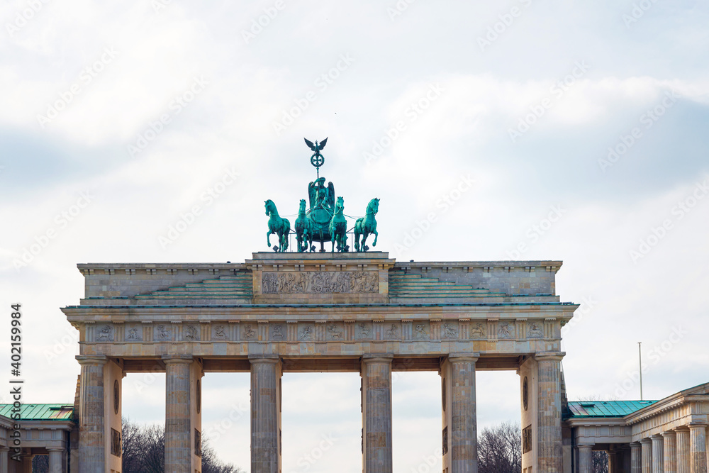 Foto de Stock BERLIN, GERMANY- March 11, 2018: Brandenburg Gate ...