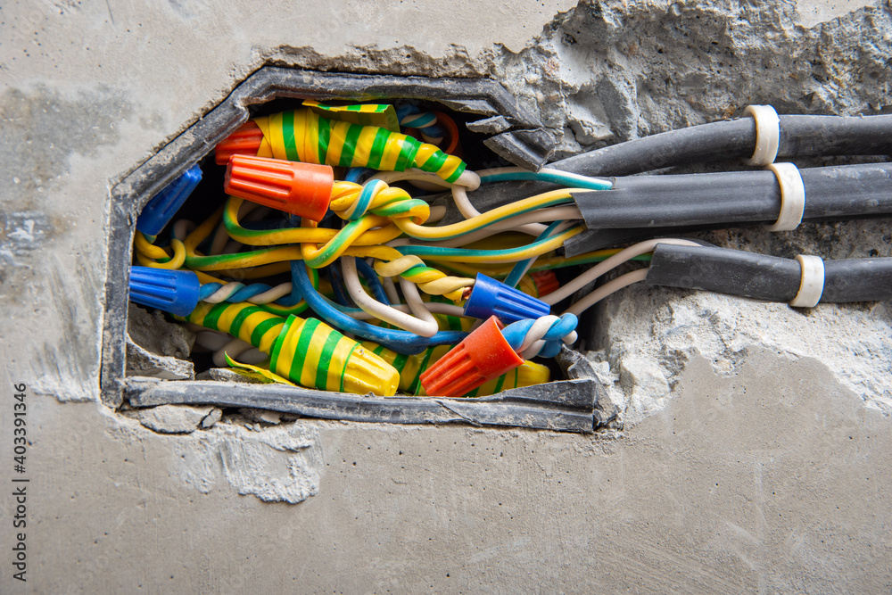 Foto de Stock Using an insulating connection clamp or a twist in ...