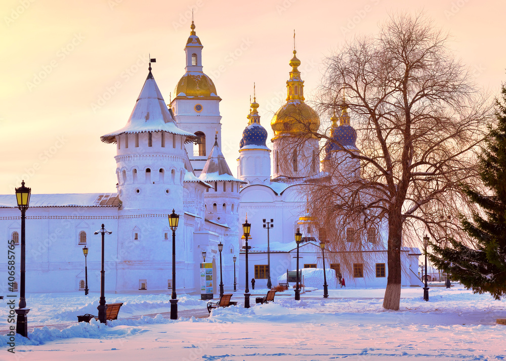 Tobolsk Kremlin on a winter morning. Towers of Gostiny Dvor, domes of ...