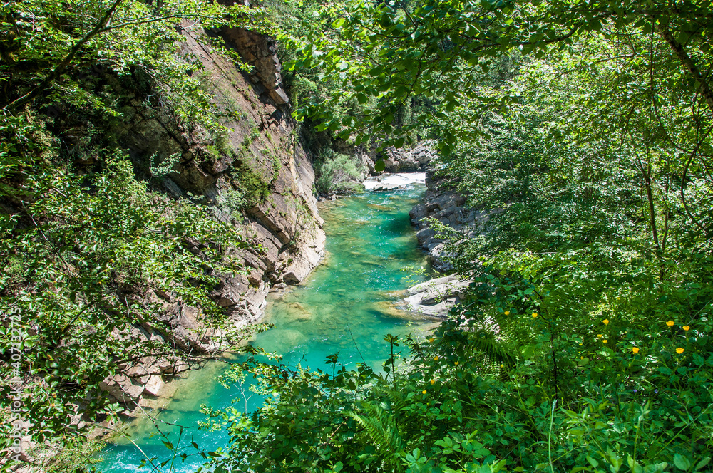 Foto de Stock Ordesa y Monte Perdido. Ruta por el Cañón de Añisclo ...
