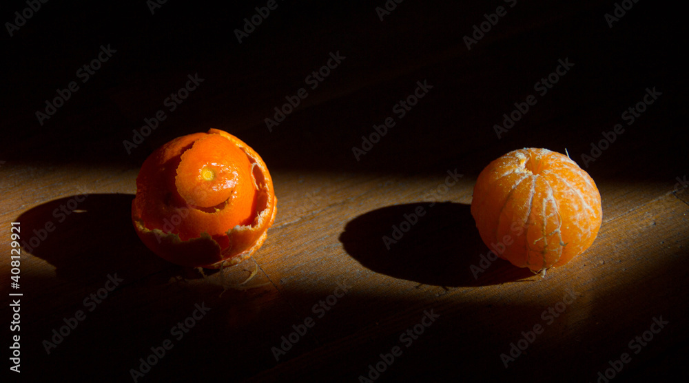 Mandarinas en distintas etapas. Fuente de vitaminas y salud Stock Photo ...