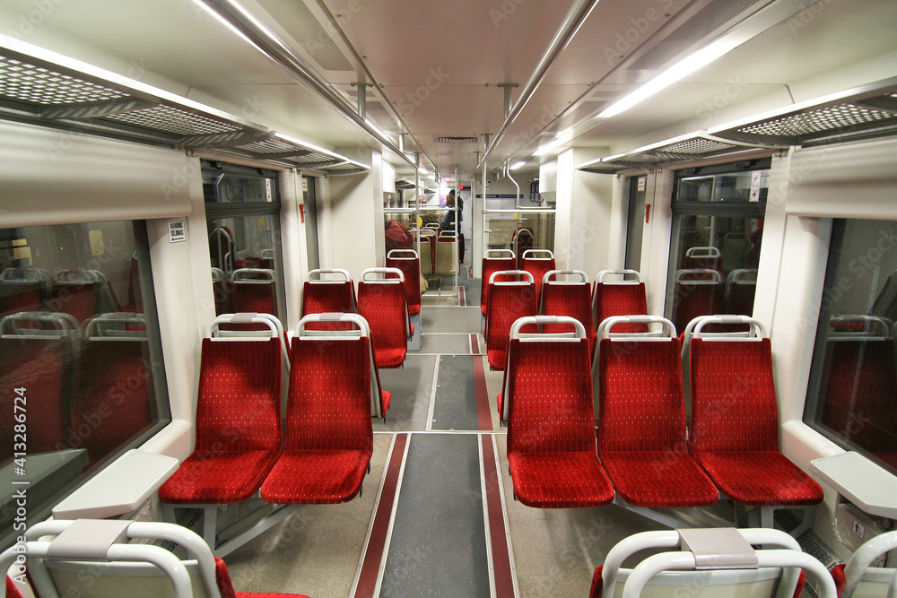 Foto Lithuania - Vilnius - The interior of commuter diesel train ...