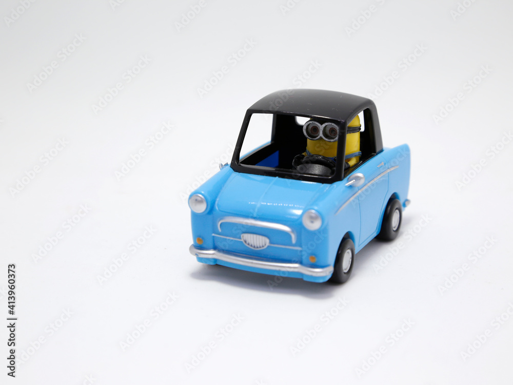 Minion driving a car. Minions Bobk. Minion Bob. Main minion of the ...