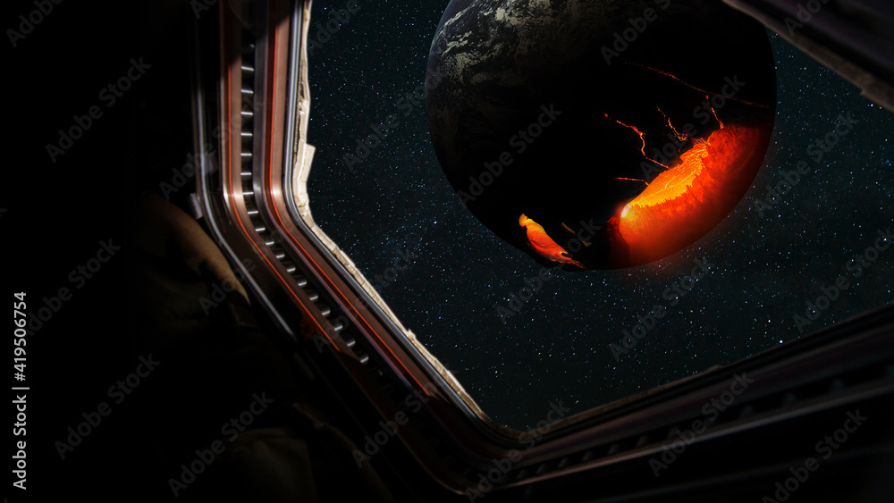 Foto Astronaut in a spaceship flies near a dying planet in open space ...