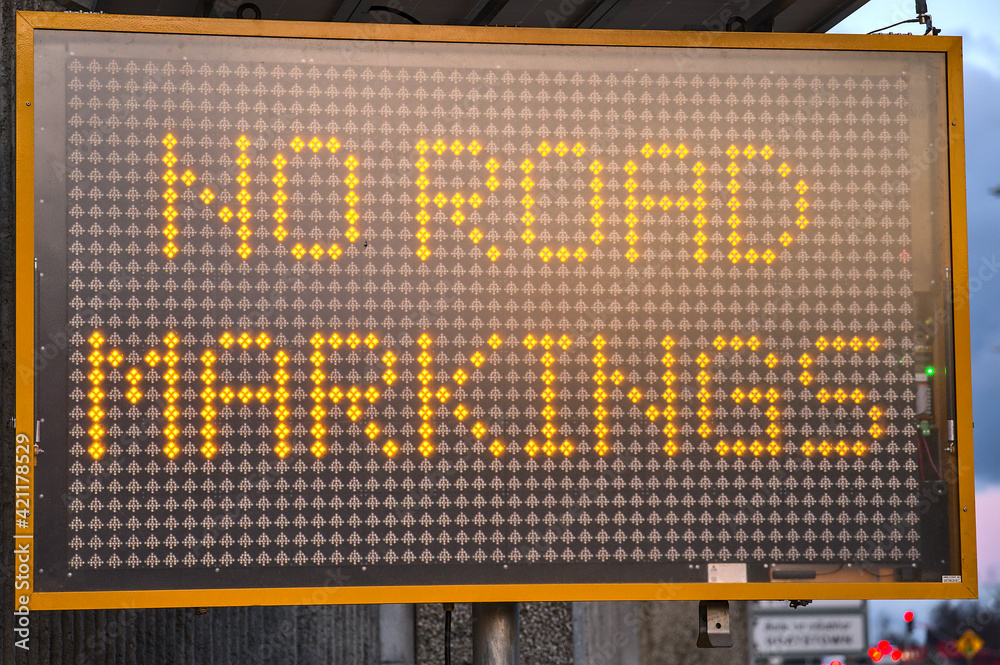 LED traffic control road sign solar powered message board mobile ...