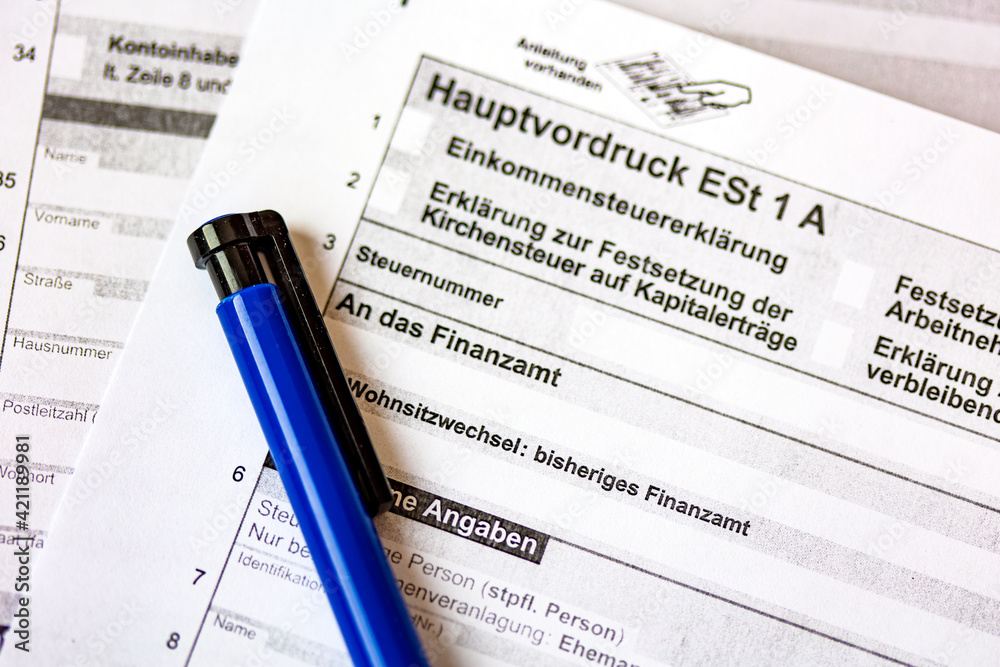German tax form Hauptvordruck ESt 1 A with pen and euro bills Stock ...