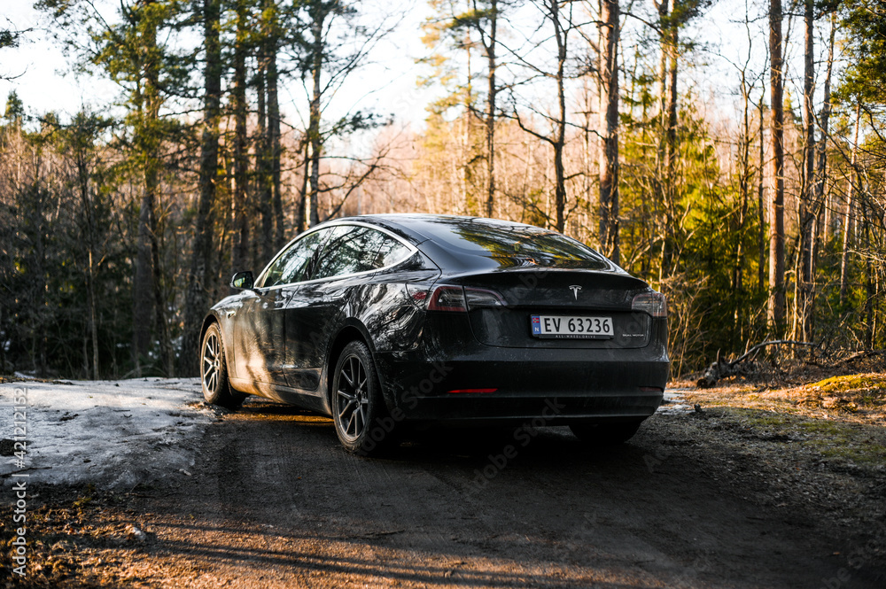Tønsberg, Norway - march 18, 2021: black Tesla model 3 Long Range Dual ...