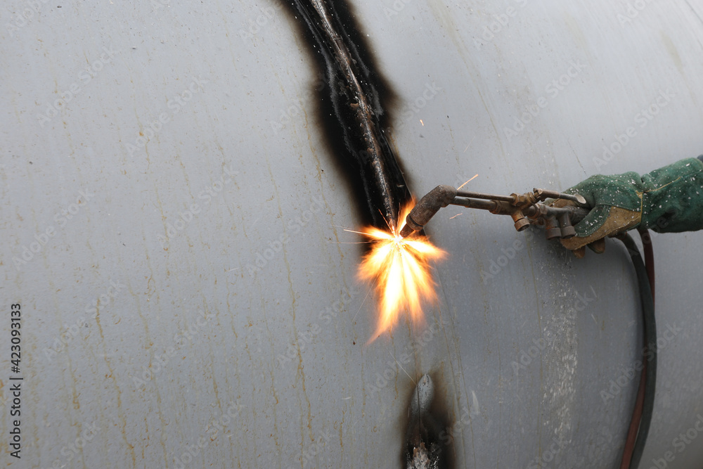 Stock-Foto „Oxy-fuel welding and cutting process. Oxy-fuel welding ...