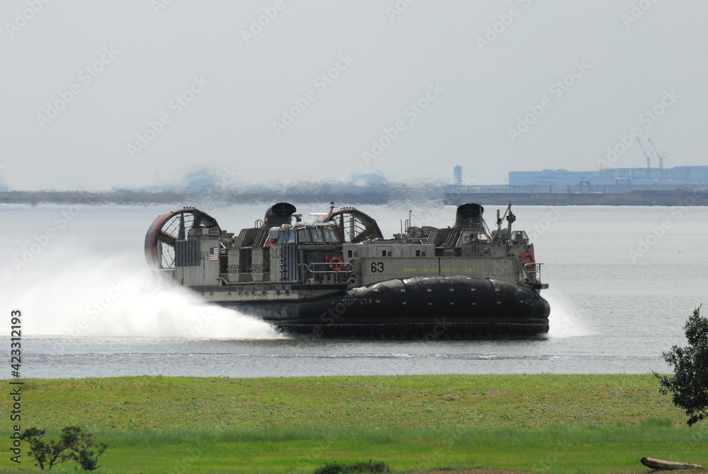 Stock-Foto „Chiba, Japan - August 31, 2008:United States Navy LCAC ...