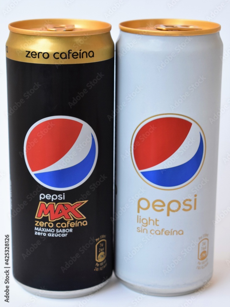 Pepsi Max y Pepsi Light en lata. Stock Photo | Adobe Stock