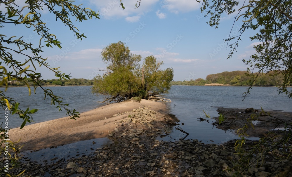 Foto de Stock Parc du CRAPA à Nantes sur l'île Beaulieu | Adobe Stock