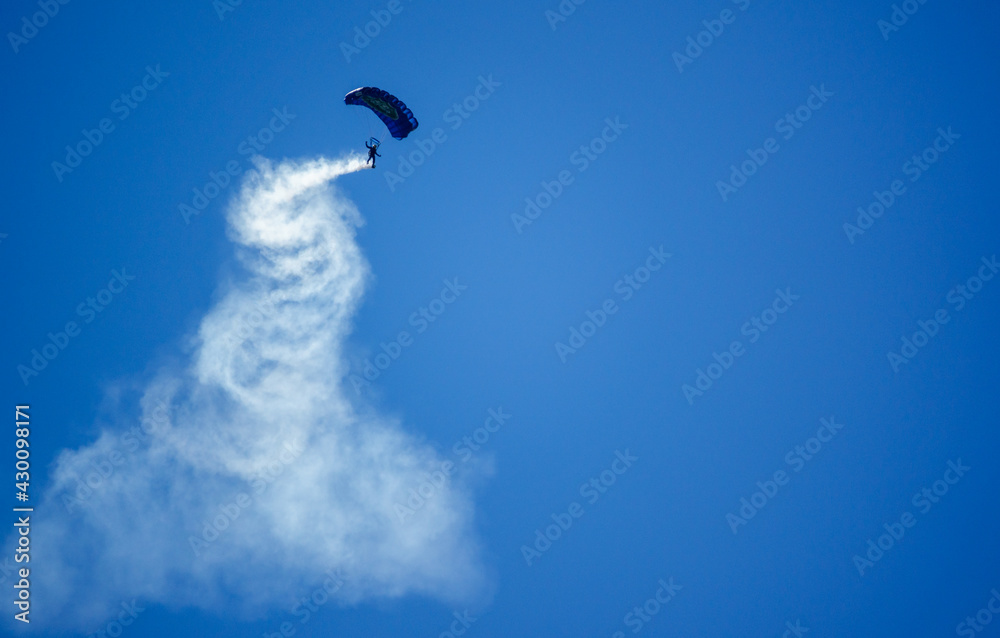 Stock-Foto „Parachute Regiment Freefall Team member of 'The Red Devils ...