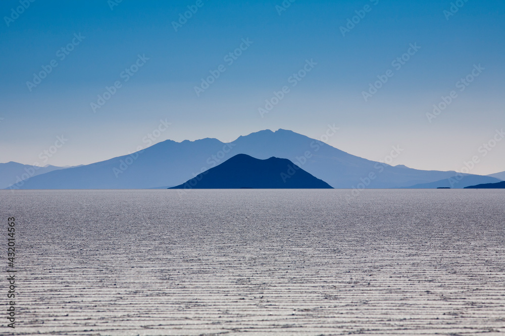 Details of the salt deposits in the Salar de Uyuni salt flat and the ...