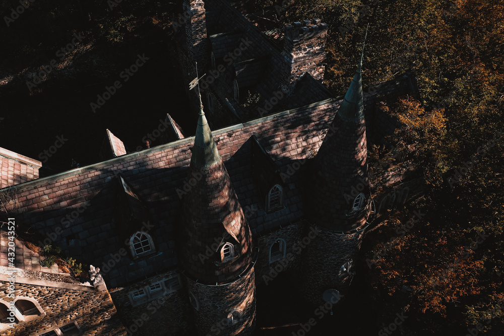 Foto de Stock Aerial of Historic & Abandoned Dundas Castle - Fairy Tale ...