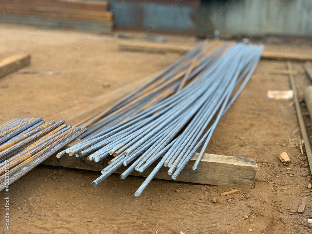 Steel construction reinforcement with longitudinal ribs and transverse ...