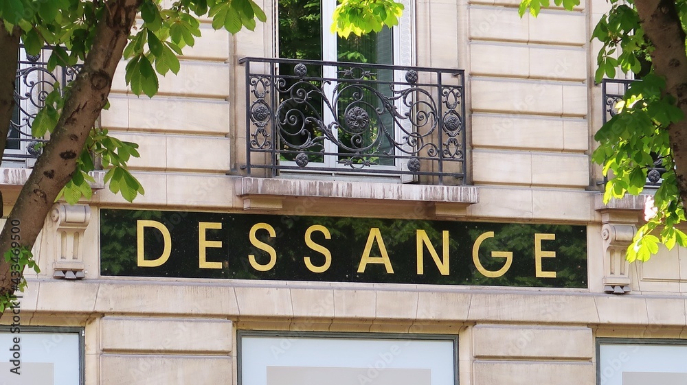 Foto Enseigne / logo sur la façade du salon de coiffure historique de ...