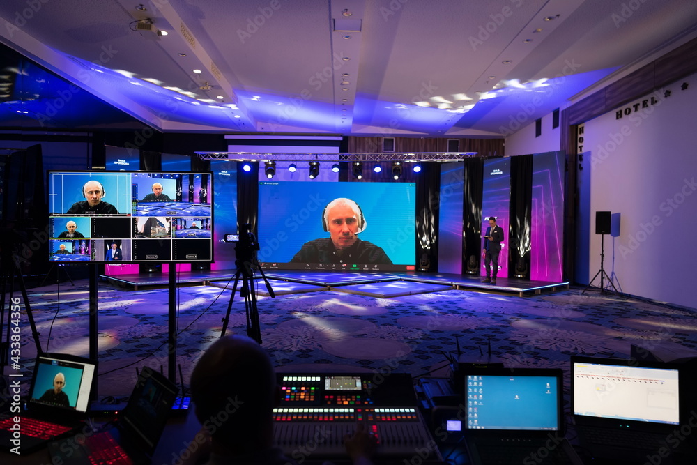 Live internet streaming of business conference meeting,online webinar ...