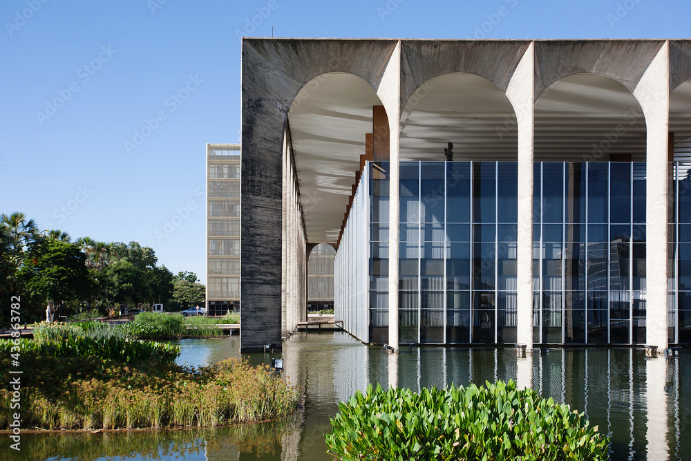 Foto BRASILIA, BRAZIL- November 15, 2016: Government buildings ...