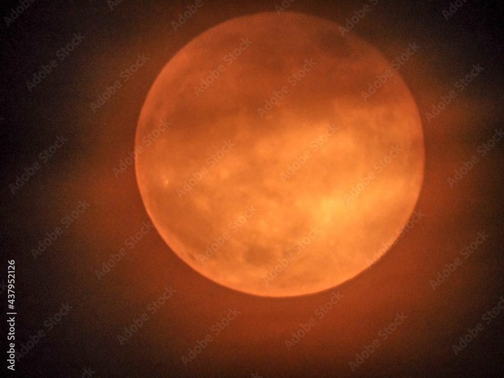 Lune rousse Stock Photo | Adobe Stock