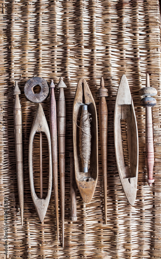 old loom wooden shuttle - antique shuttle weaving tool / boat shuttle ...