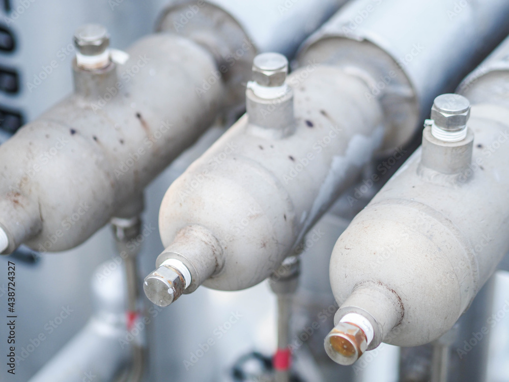 Condensate port for fill water to prevent steam (process condition ...