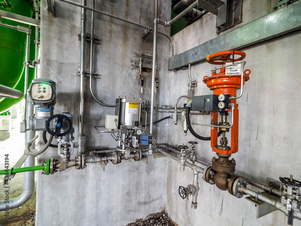 Control valve for control flow and pressure of process condition such ...