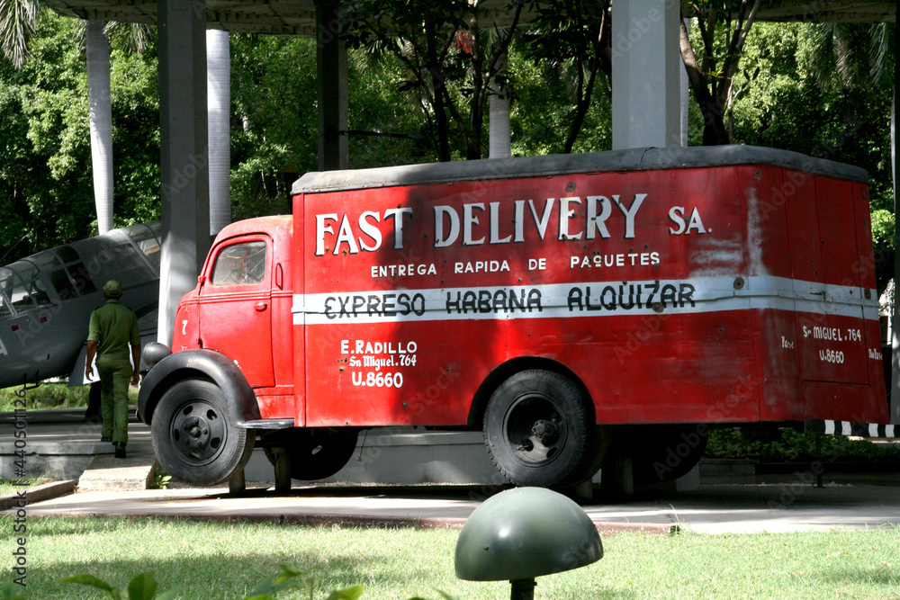 Foto Expreso Habana Alquizar delivery truck was taken over by Cuban ...