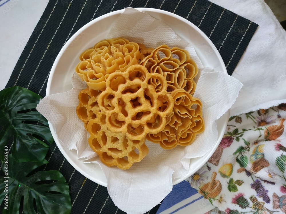 Malaysian Kuih Raya called Kuih Goyang or Kuih Ros. Popular kuih raya ...