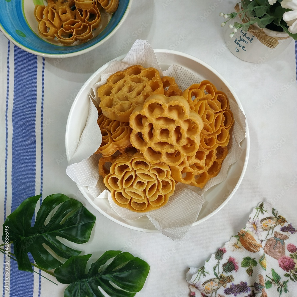 Malaysian Kuih Raya called Kuih Goyang or Kuih Ros. Popular kuih raya ...